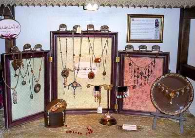 Jewelry Trade Show Tip: Make Your Booth Interactive | Tangles and Chains