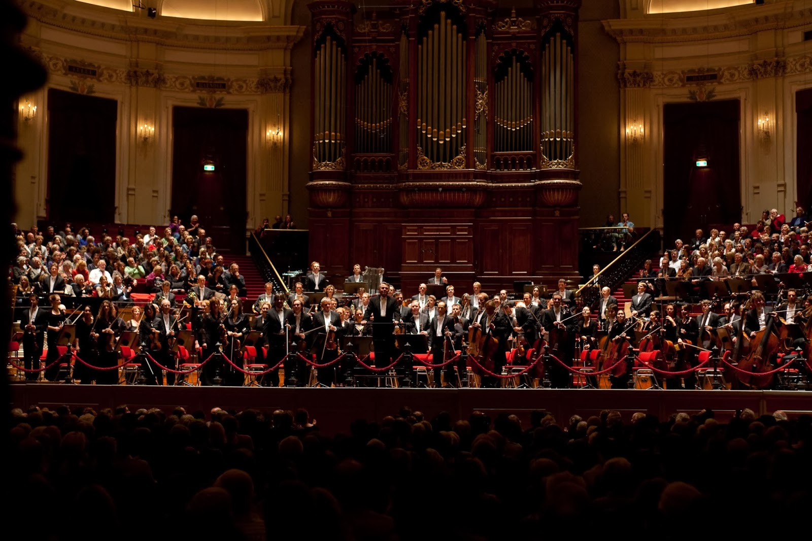 Veja o vídeo da Orquestra que é considerada a melhor do mundo. - Só Som ...