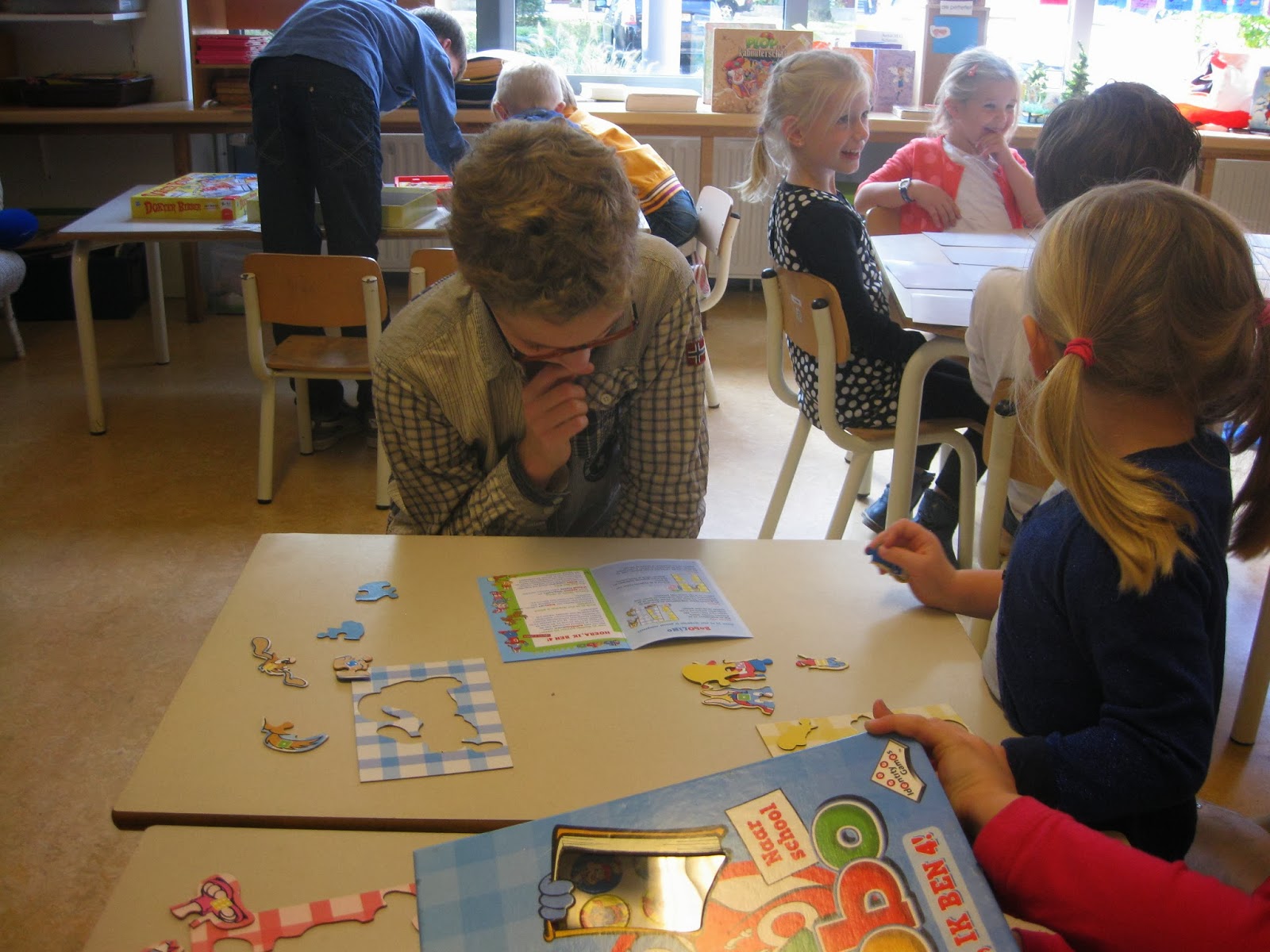 Groep 8A, de Bongerd: spelletjes met groep 2