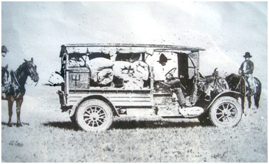 Cowboys and Chuckwagon Cooking : The All American Chuck Wagon Race