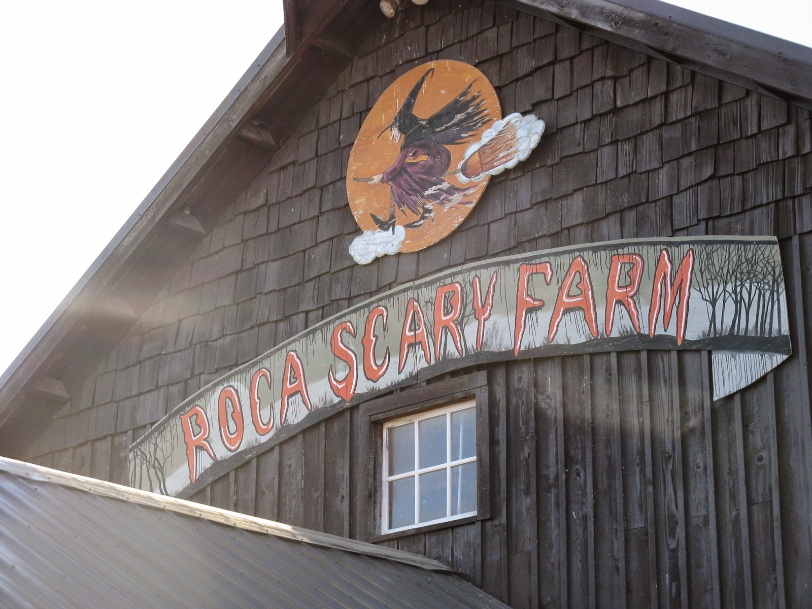 Life in Full Swing: Roca Scary Farm