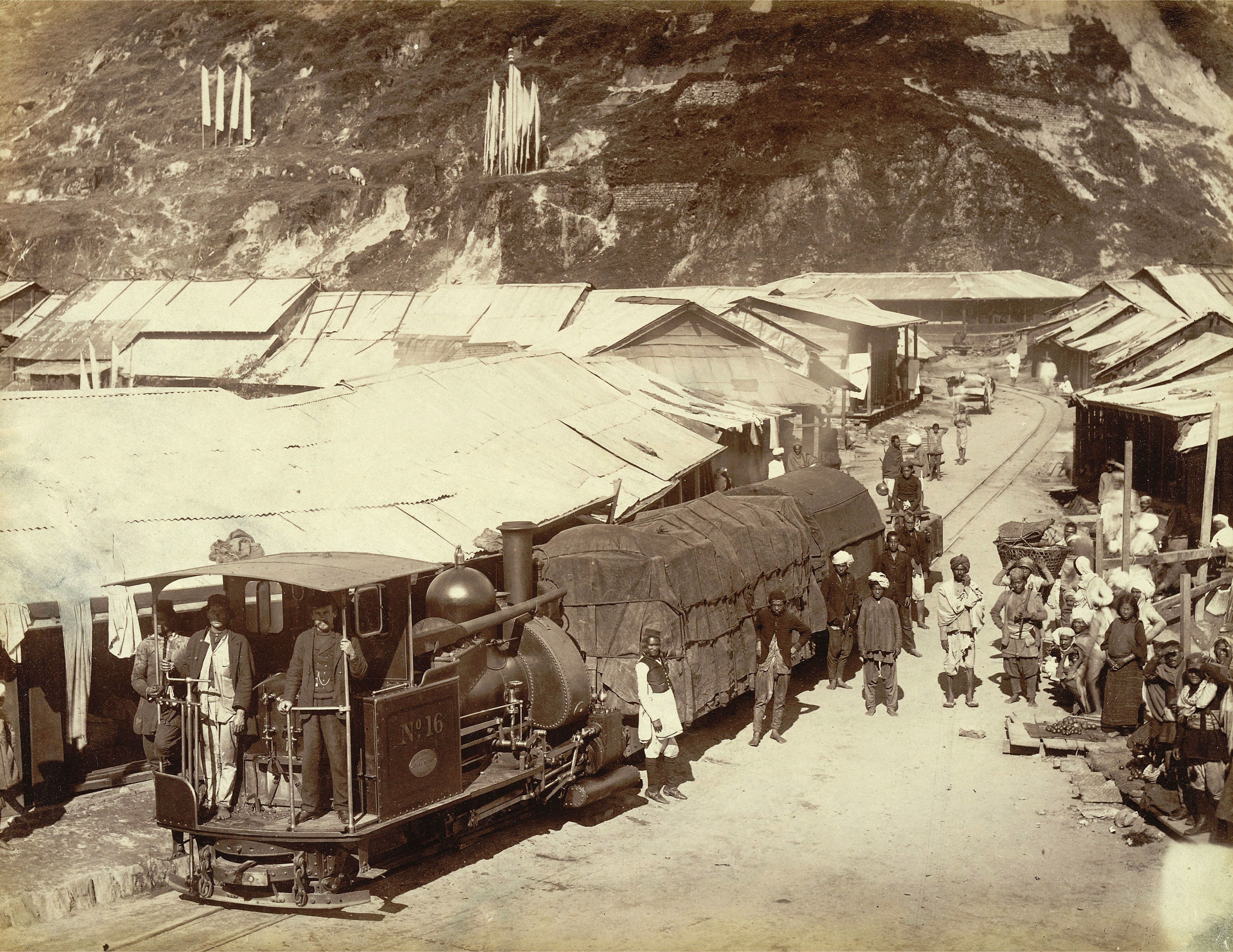A-Locomotive-Railway-Engine-on-the-line-of-the-Darjeeling-Himalayan ...