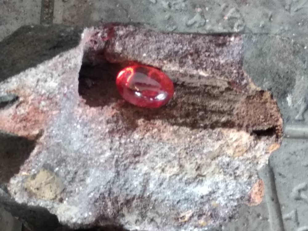 Thai Amulet TaoBao: Natural Naga Eye STONE /Leklai Paya Nack/龙珠石/水龙珠