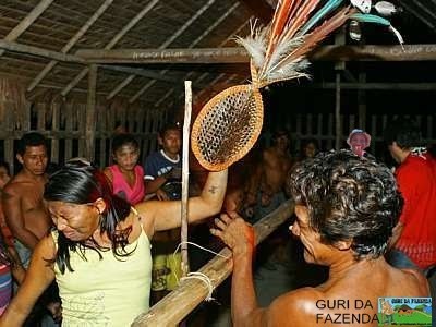 Circular: Cipó - 2. Ritos - 2.1 Dança da tocandira