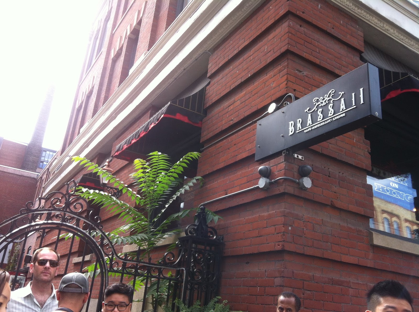 C.C.: Food Review: Brassaii