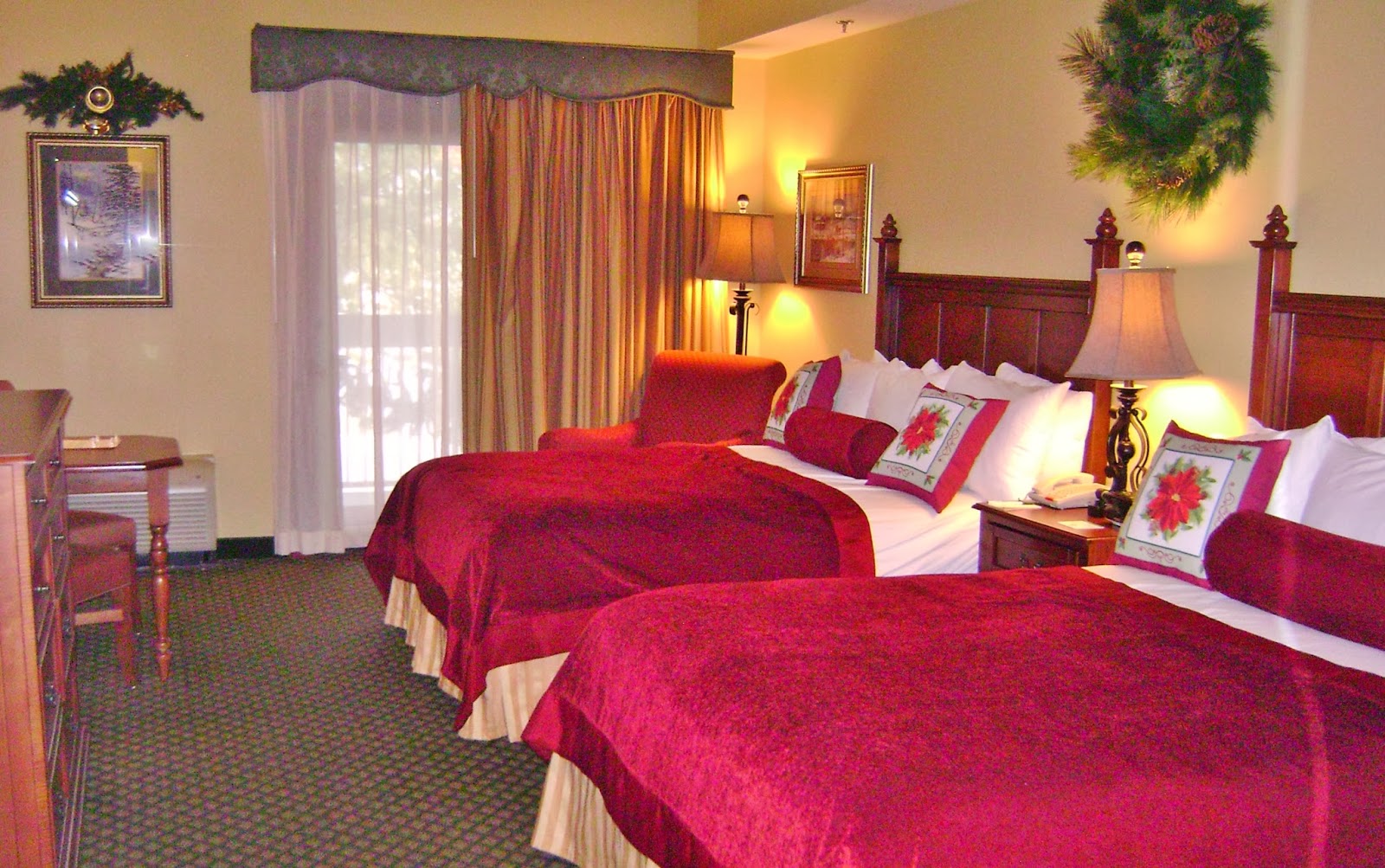 Mimi Mine : The Inn at Christmas Place Celebrates Christmas All Year Round