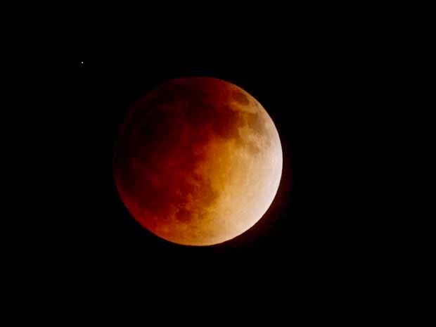 Confira Fotos do Eclipse da Lua Vermelha ontem dia 15/04 ~ MEGA ...