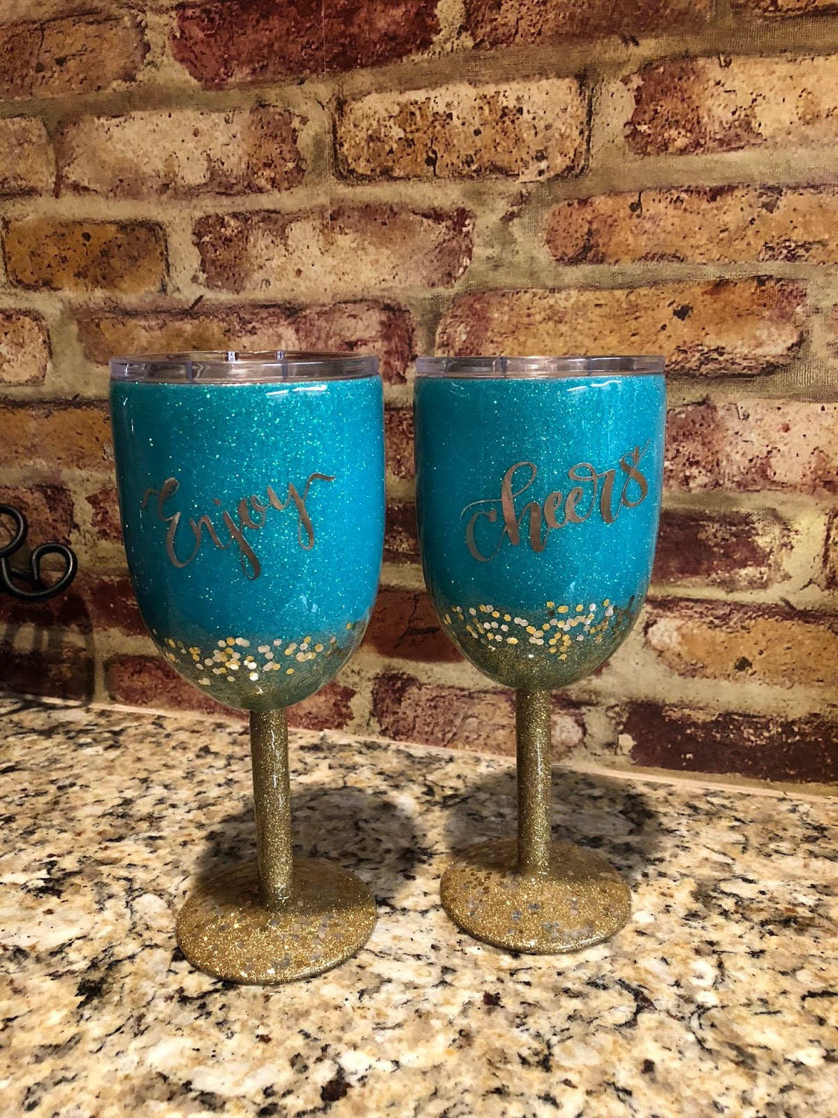 THINGS AND STUFF CRAFTS by Nicole: Resin Coated Cups!