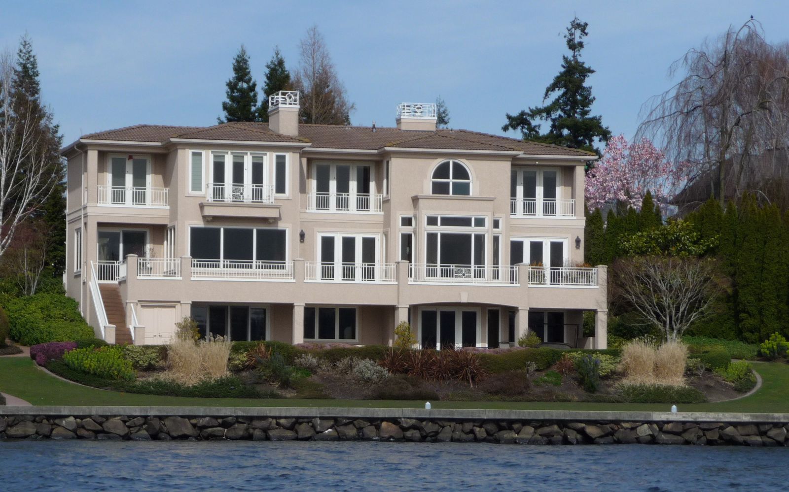 Seattle Mansions: Groat Point Medina