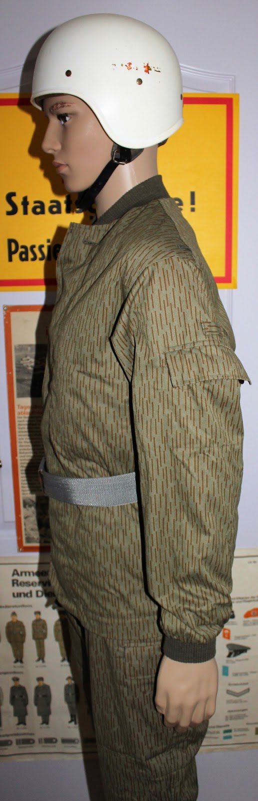 DDR Spezialeinheiten Felddienstuniformen und Ausrüstung: November 2016