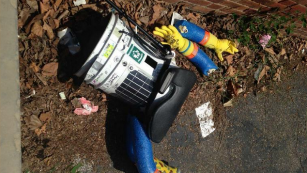 The Silicon Graybeard: Techy Tuesday - HitchBot the Robot Beheaded in ...