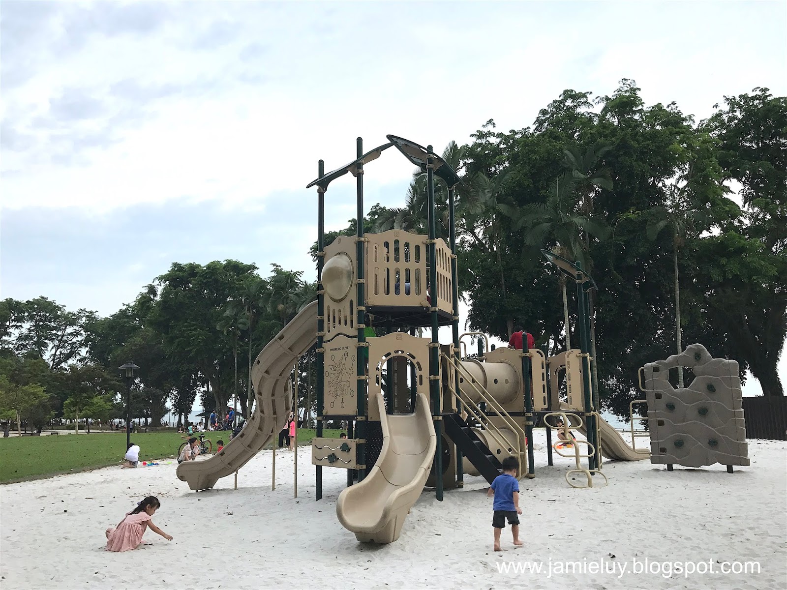 Jamie: Letter No. 35 - Labrador Nature Reserve on National Day