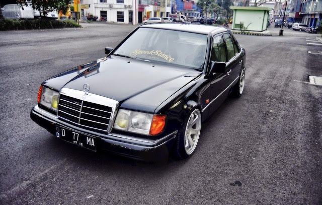 Mercedes-Benz W124 300E on ROTA Grid Wheels | BENZTUNING