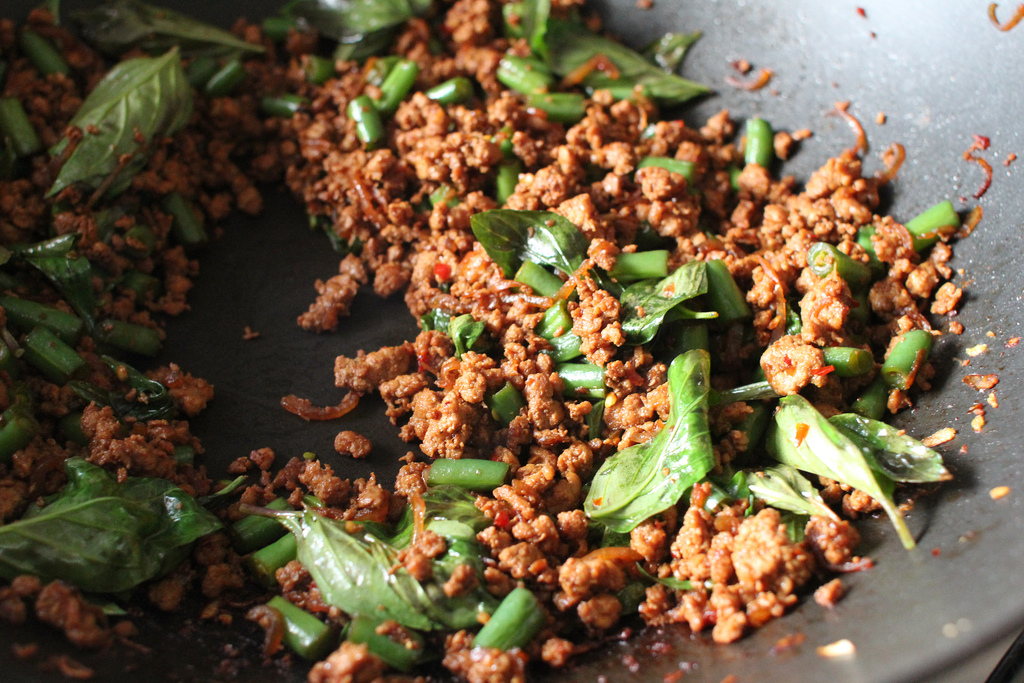 Food Endeavours of the Blue Apocalypse: Stir Fried Thai Basil and Pork ...