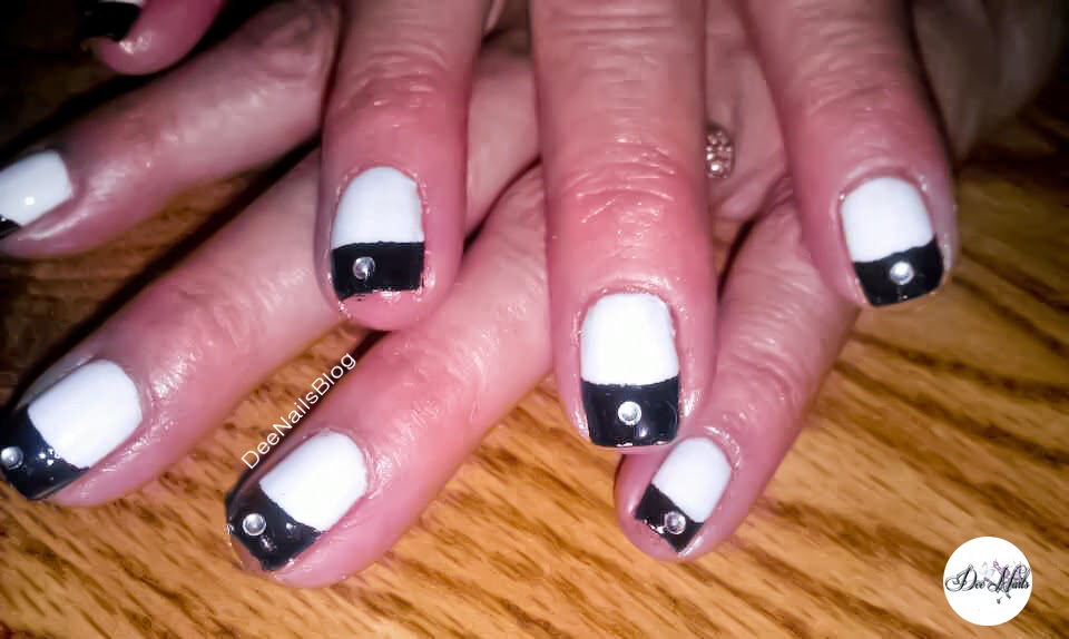 DeeNails: Black and white mani