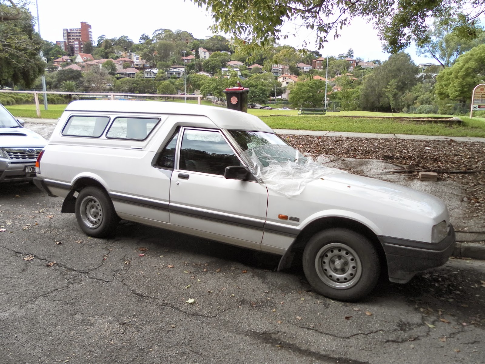 Aussie Old Parked Cars: 1993 Ford XG Falcon Longreach GLi Van