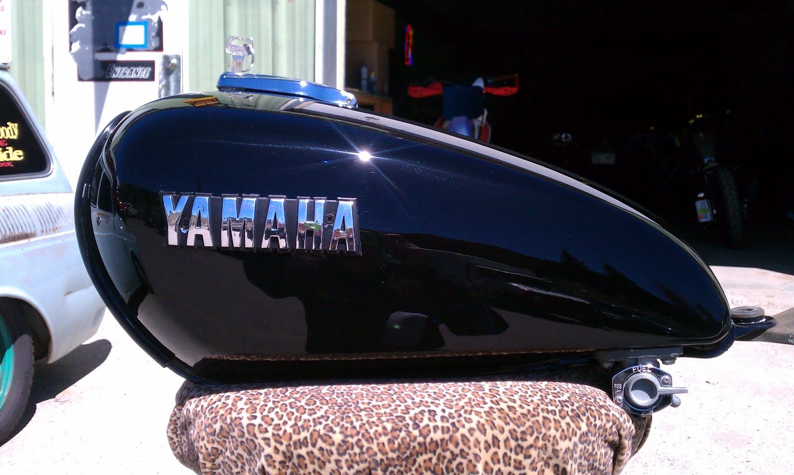 LoLyphe Custom Choppers: YAMAHA XS650 STOCK TANK CUSTOM PAINTED