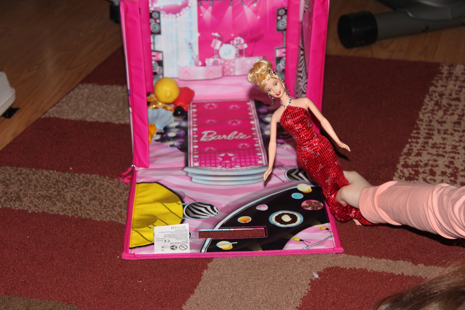 Susan's Disney Family: Barbie Zip Bin Toy Box & Play mat from Neat-Oh