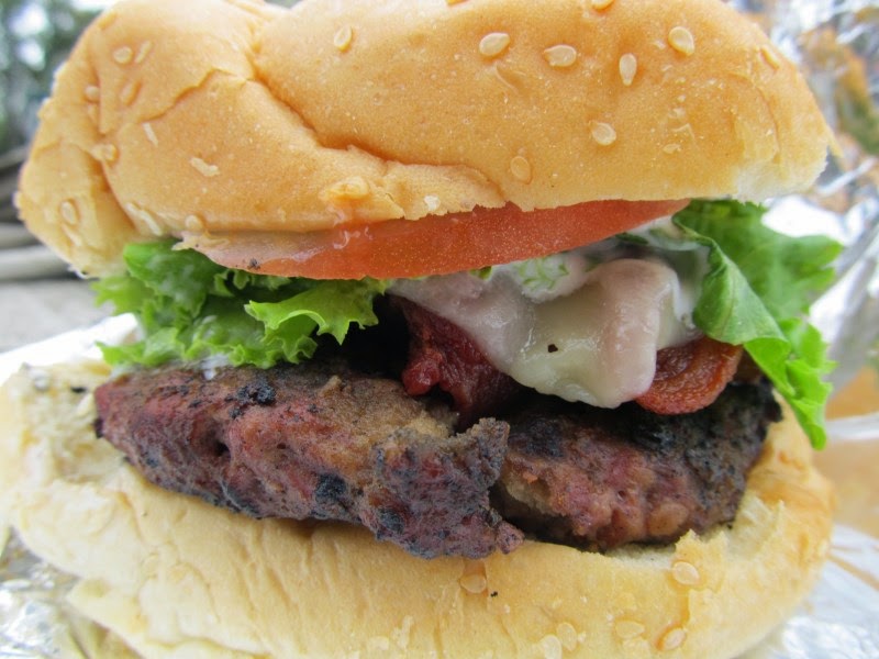 Burger Club - Winnipeg: Burgers R Us: 3.7/5