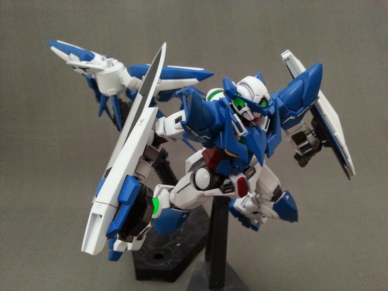 HGBF 1/144 Gundam Amazing Exia - Painted Build