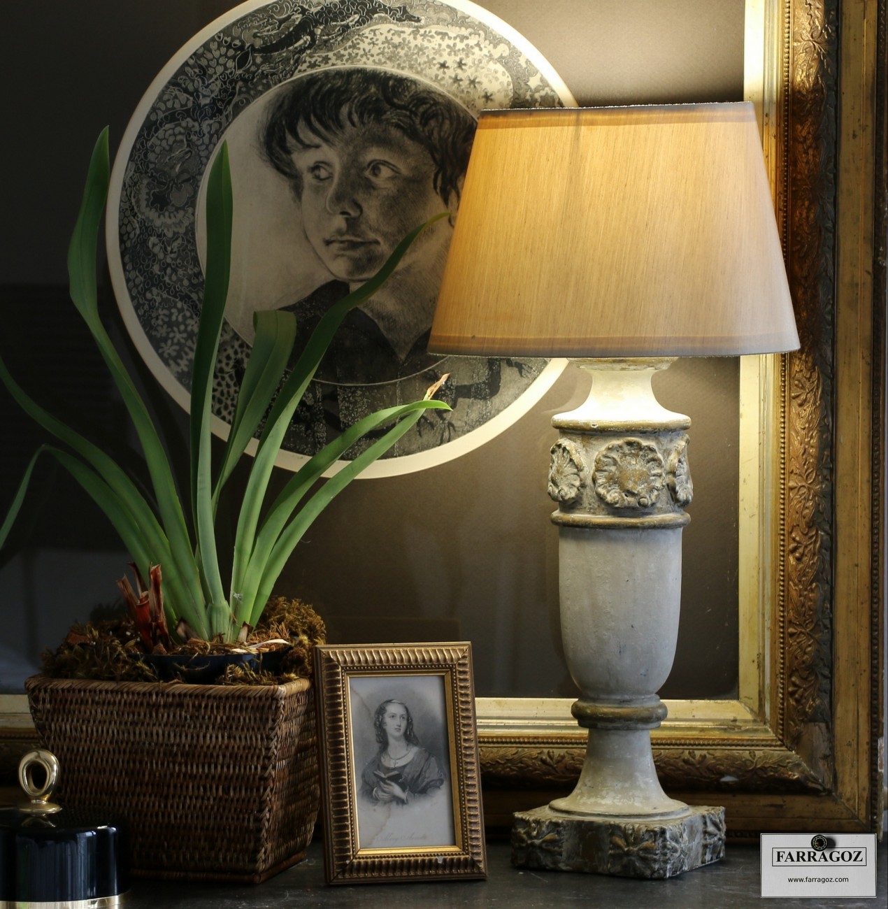 FARRAGOZ Notebook: How to up-cycle a table lamp