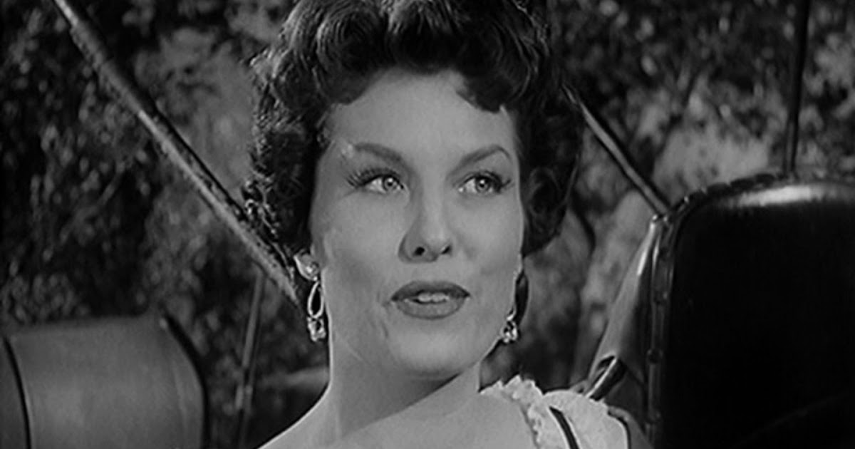 Film Noir Photos: Tracking with Closeups: Jean Willes