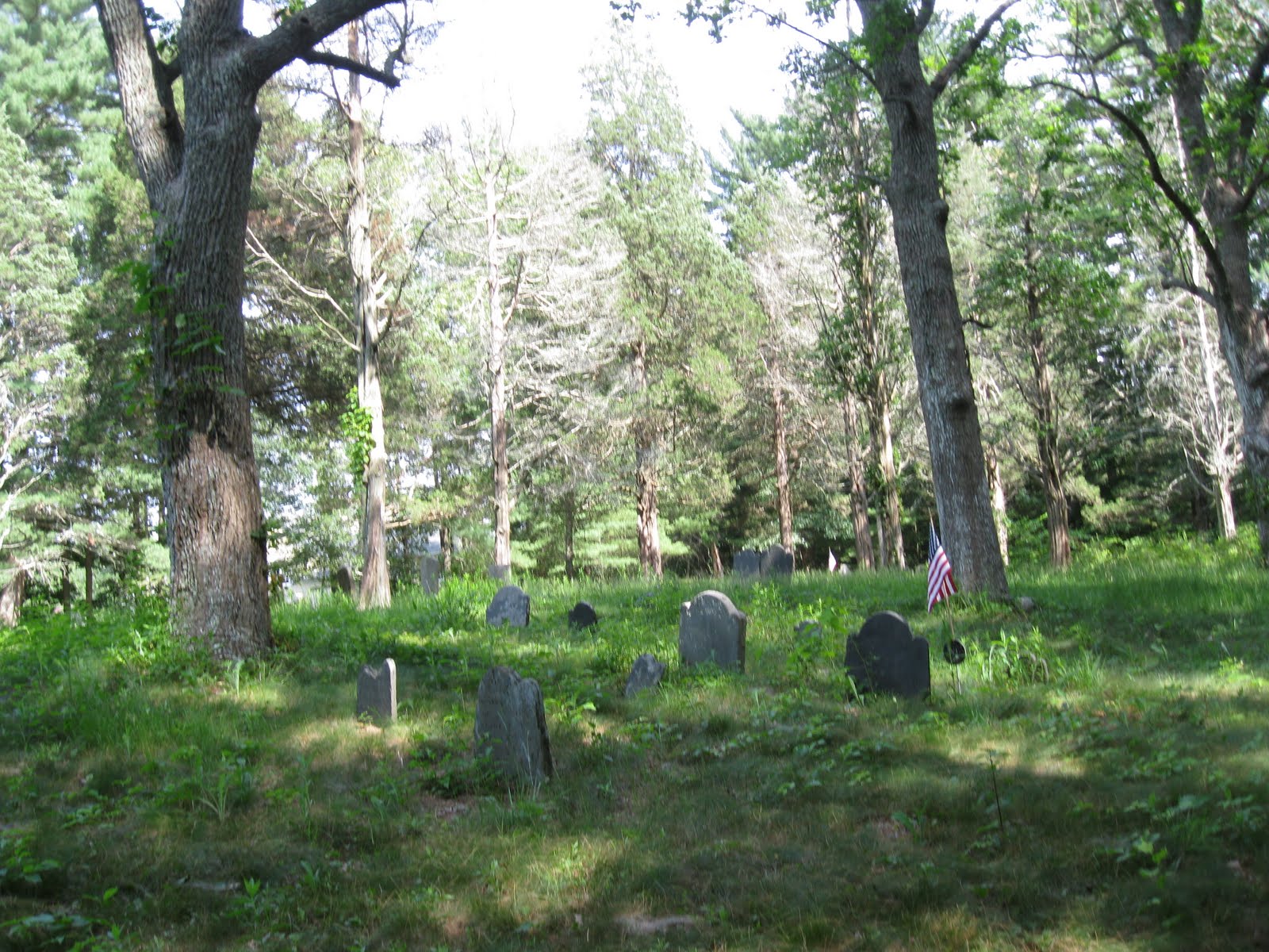 THE OLD COLONY GRAVEYARD RABBIT: SECOND PARISH CEMETERY NORWELL, MA