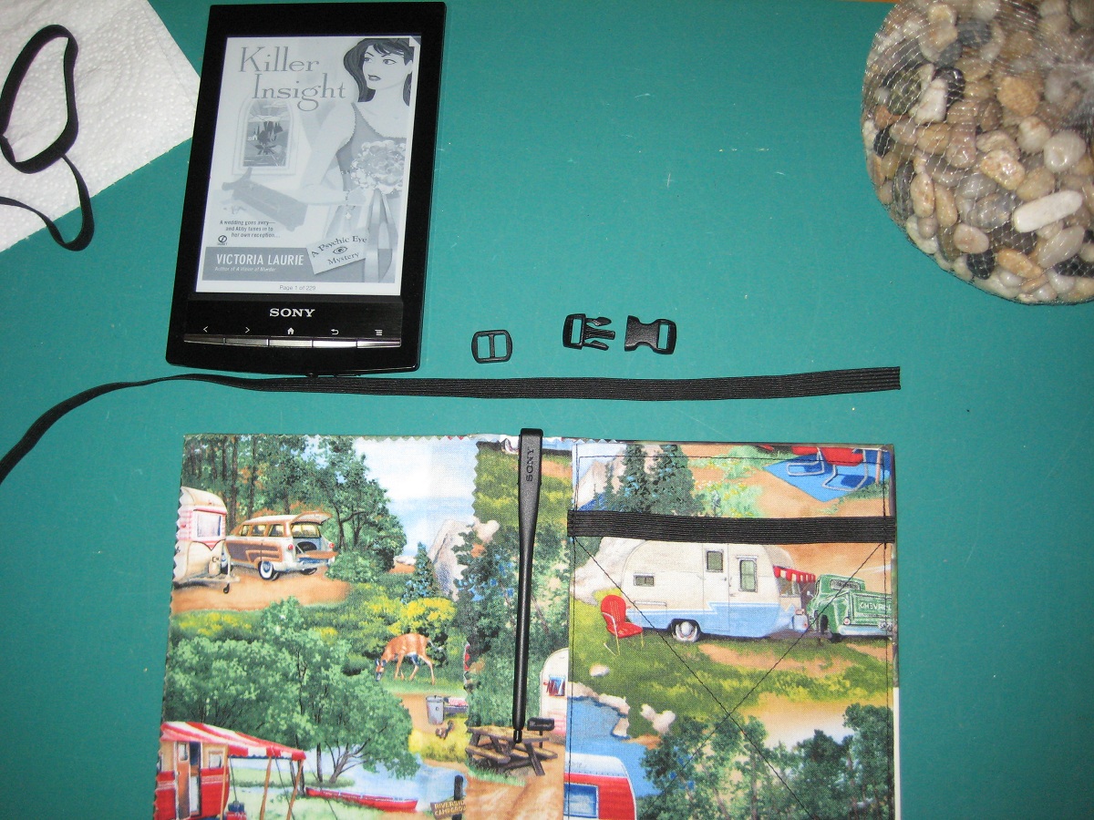 FlossieBlossoms: Easy Tutorial for E-Reader Cover Using an Old Book