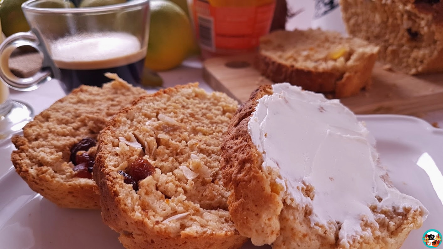 Pan con frutas al microondas - ¡Huele Bien!