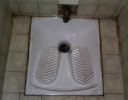 Salvatore Lo Leggio: Cesso alla turca. Una meritata solitudine (S.L.L.)