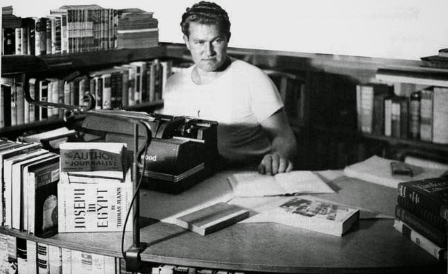 Uncle Doug's Bunker of Vintage Horror Paperbacks: An Appreciation of ...