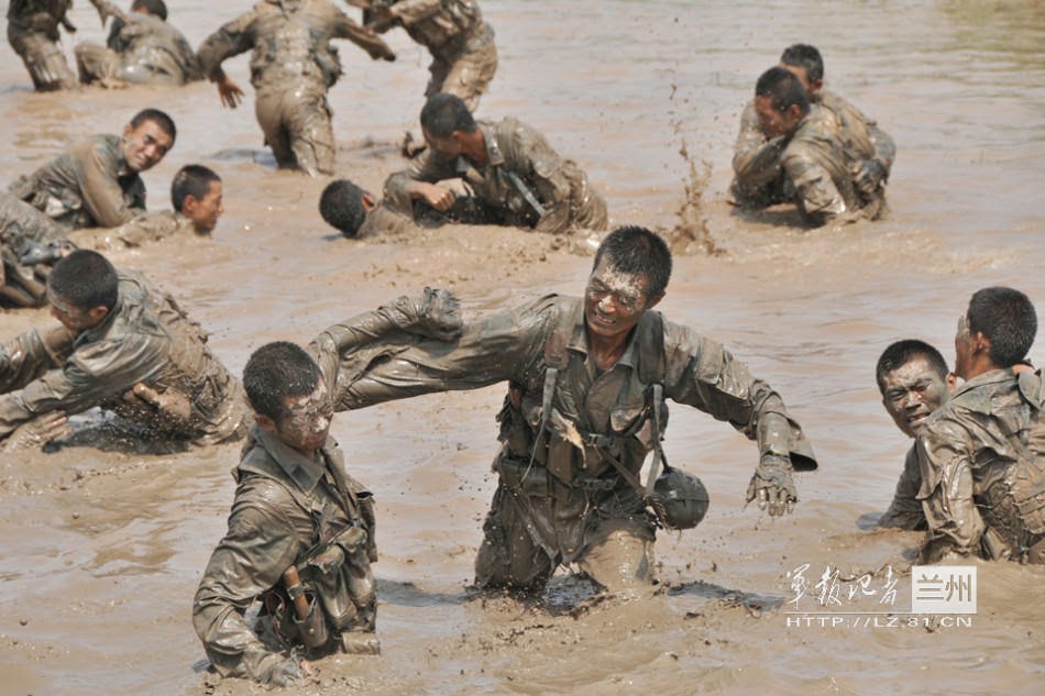 Asian Defence News: China Lanzhou Military elite commando training photos