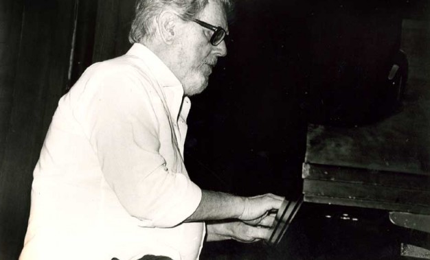 Harmonia Sangreal: RADAMÉS GNATTALI 1985