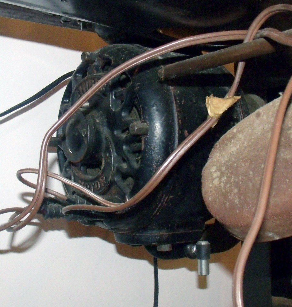 Vintage Sewing Machines: Singer 20U33