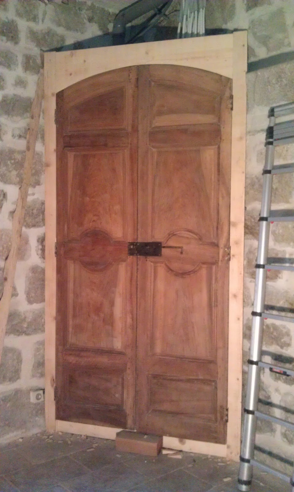 menuisier createur: dormant pour magnifique portes en noyer du 17eme ...