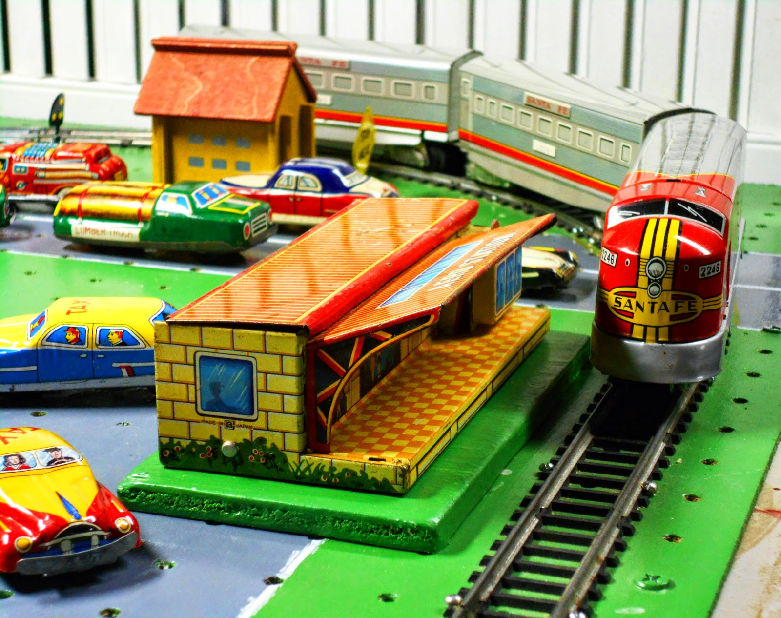 Finding Beauty in Ephemera: The Straco Layout, Part 35 - Passenger service!