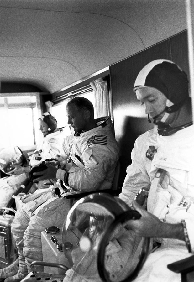 Apollo 11 Timeline: 1969/07/03: L'equipaggio di Apollo 11 nel furgone ...