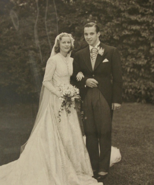 Relevant Tea Leaf: Down the Aisle with 12 Ford Family Wedding Gowns