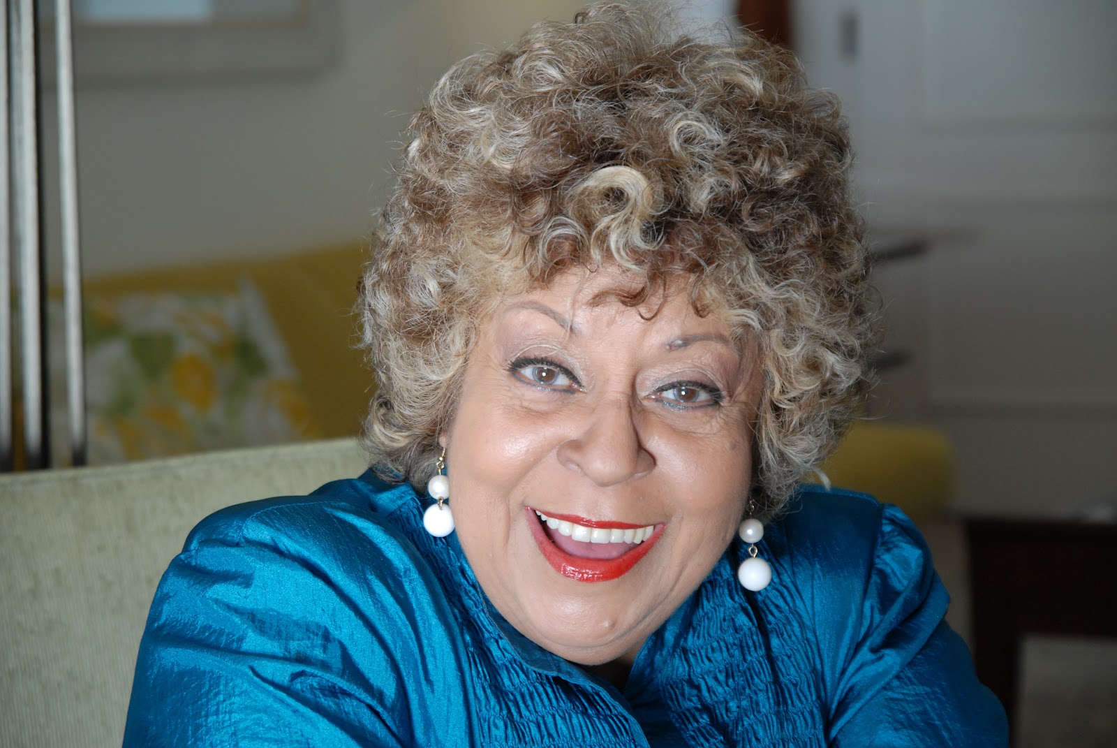 Leny Andrade se apresenta pela primeira vez no Manhattan Café Theatro ...