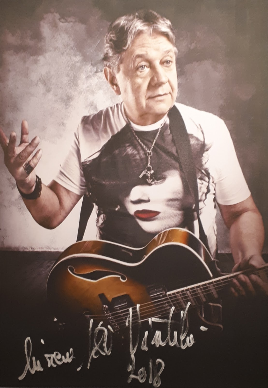 Autograph VIP: Mircea Vintilă, muzician, cântăreț și compozitor român ...