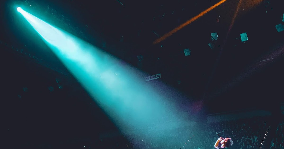 Tìm hiểu spotlight nghĩa là gì và những ứng dụng trong trình diễn