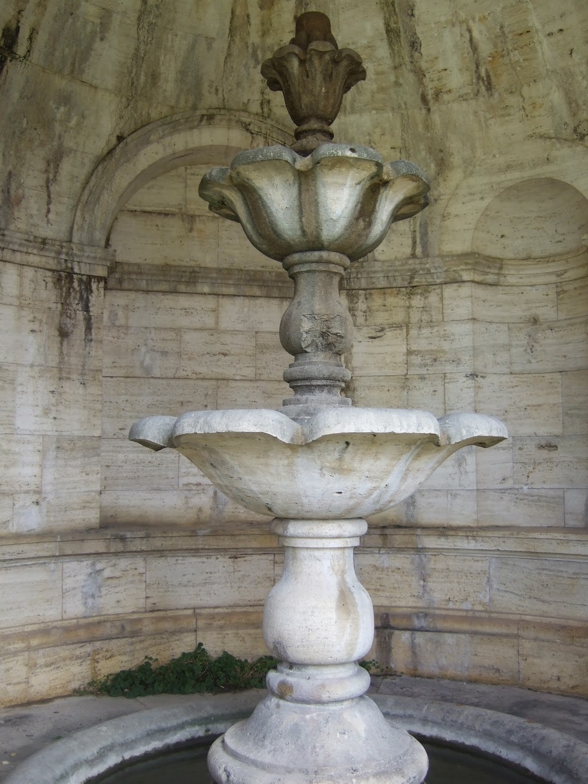 TRAVEL IN A GARDEN: Cecil Ross Pinsent and the garden ornaments at ...