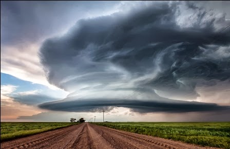 All new wallpaper : Tarik Napas, Ini Foto Badai Dari Jarak Dekat