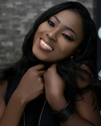 Ex BBN housemate, Debie-Rise in a warm embrace with her father as he ...