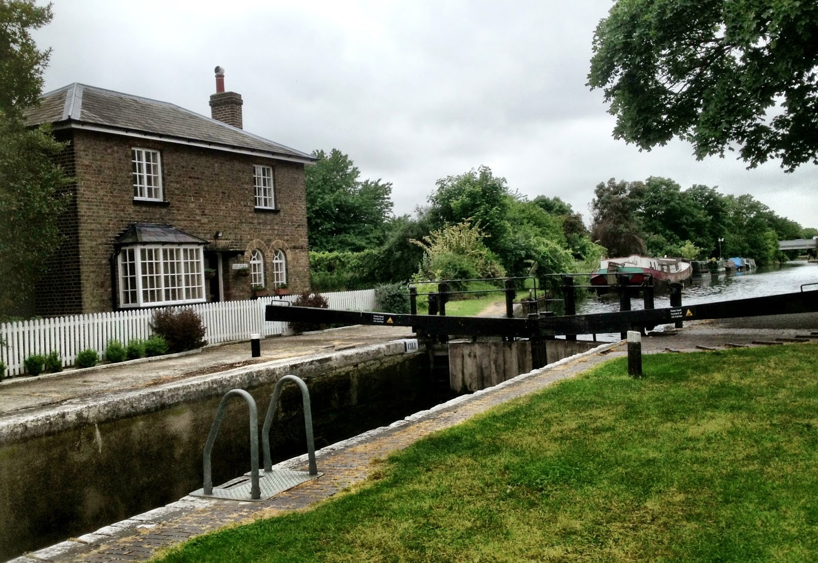 Dreamboat Cruise: Hanwell Locks and Three Bridges