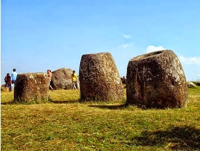 ΕΝΑ ΑΠΟ ΤΑ ΠΑΡΑΞΕΝΑ ΜΝΗΜΕΙΑ ΤΟΥ ΚΟΣΜΟΥ ΕΙΝΑΙ Η ΚΟΙΛΑΔΑ ΤΩΝ ΓΙΓΑΝΤΙΩΝ ...