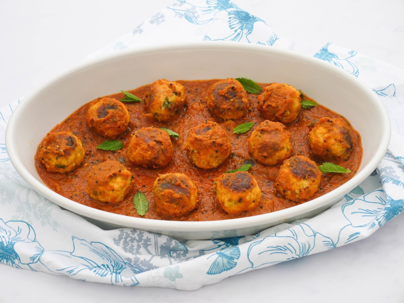 This Muslim Girl Bakes: Fish Kofta Curry.