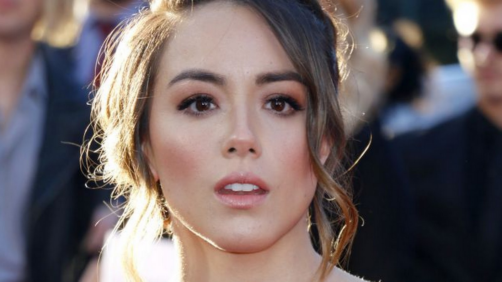Emma Lou's Celeb Wallpapers: Chloe Bennet - Stunning @ Marvel Film Premier