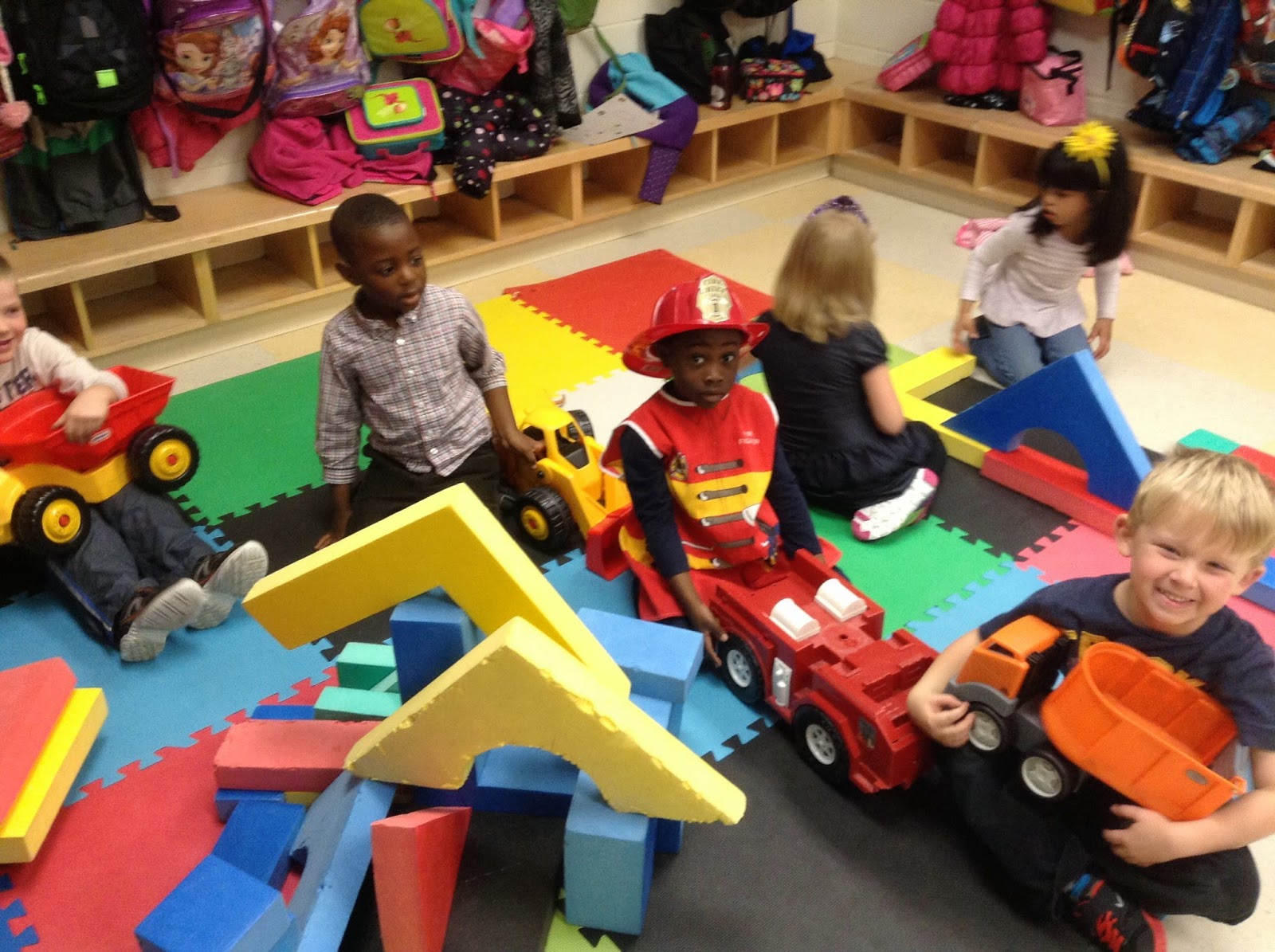 Mrs. Lepage and Mrs. Marcella's Kindergarten Blog: Constructive Play