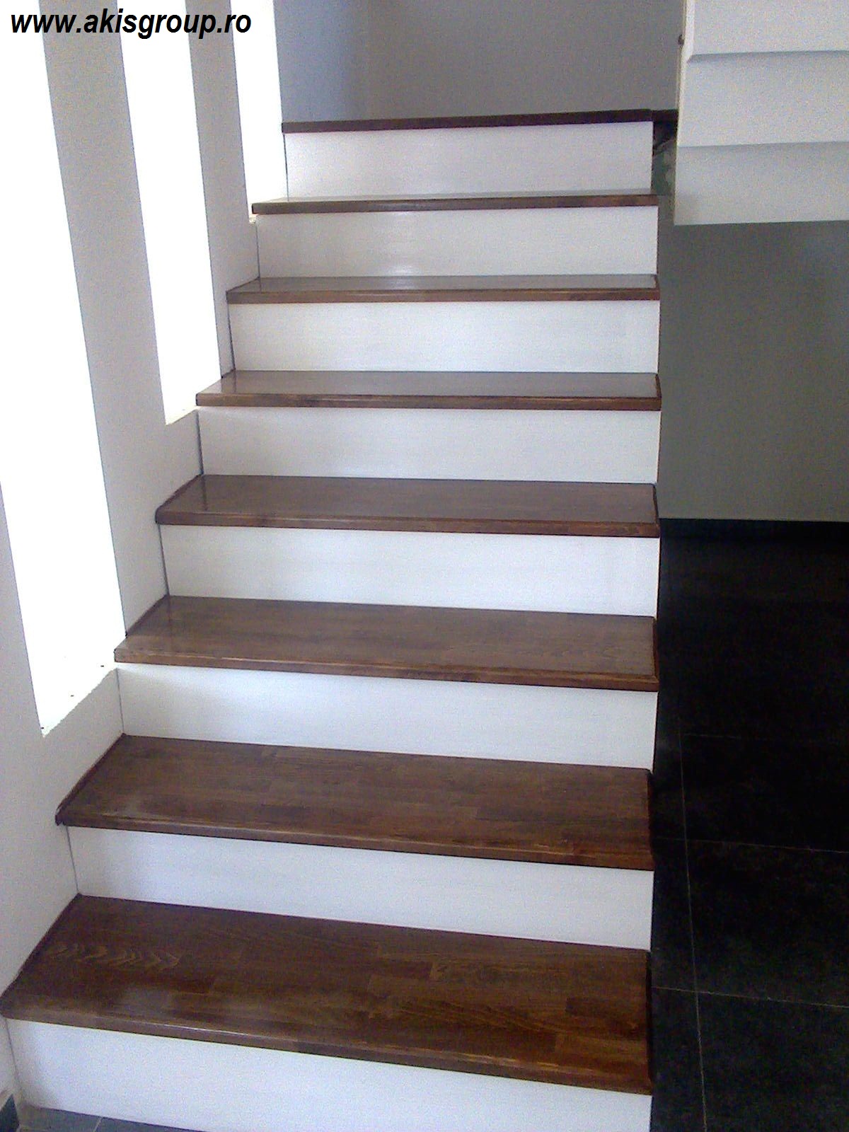 trepte lemn: SCARI LEMN MASIV - TREPTE LEMN MASIV